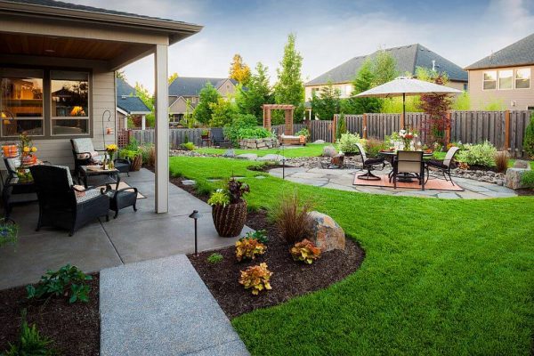 Amenajare curte la tara: +80 de poze, idei si sfaturi | Homelux