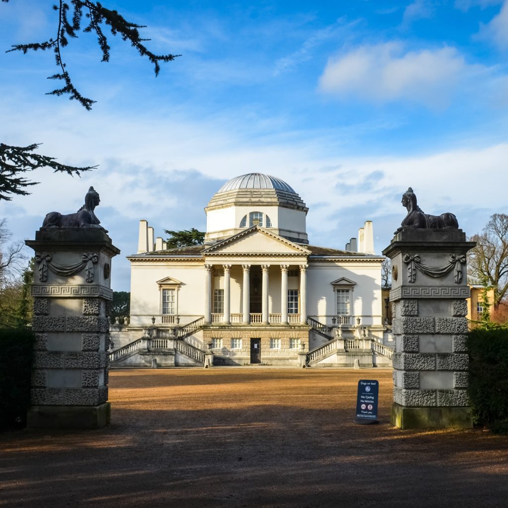 Stilul NeoRomanesc: Modele de Case (Proiecte) - Arhitectura Homelux